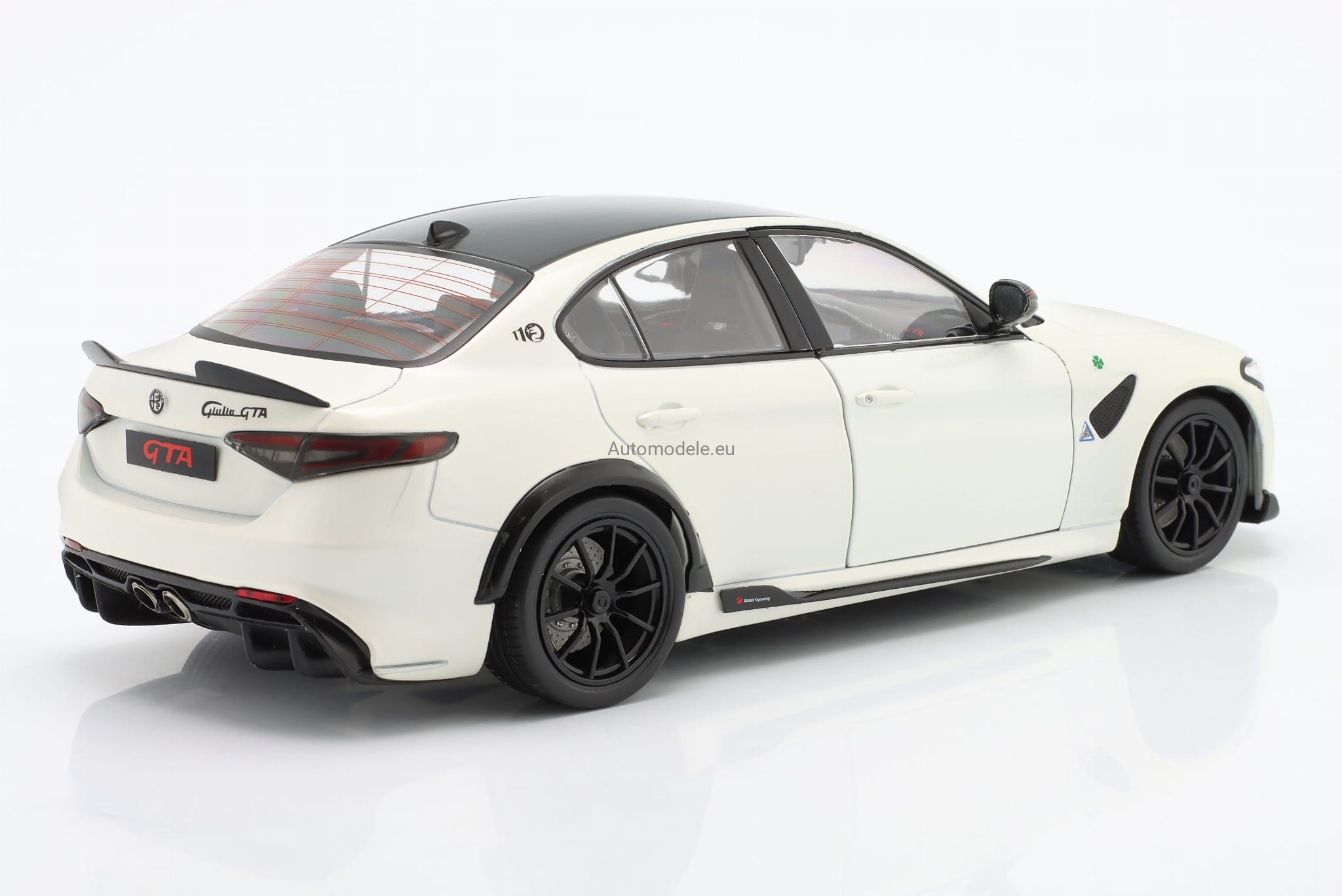 Alfa Romeo Giulia GTA 2022 Trofeo White Solido 1:18 - S1806903 ...