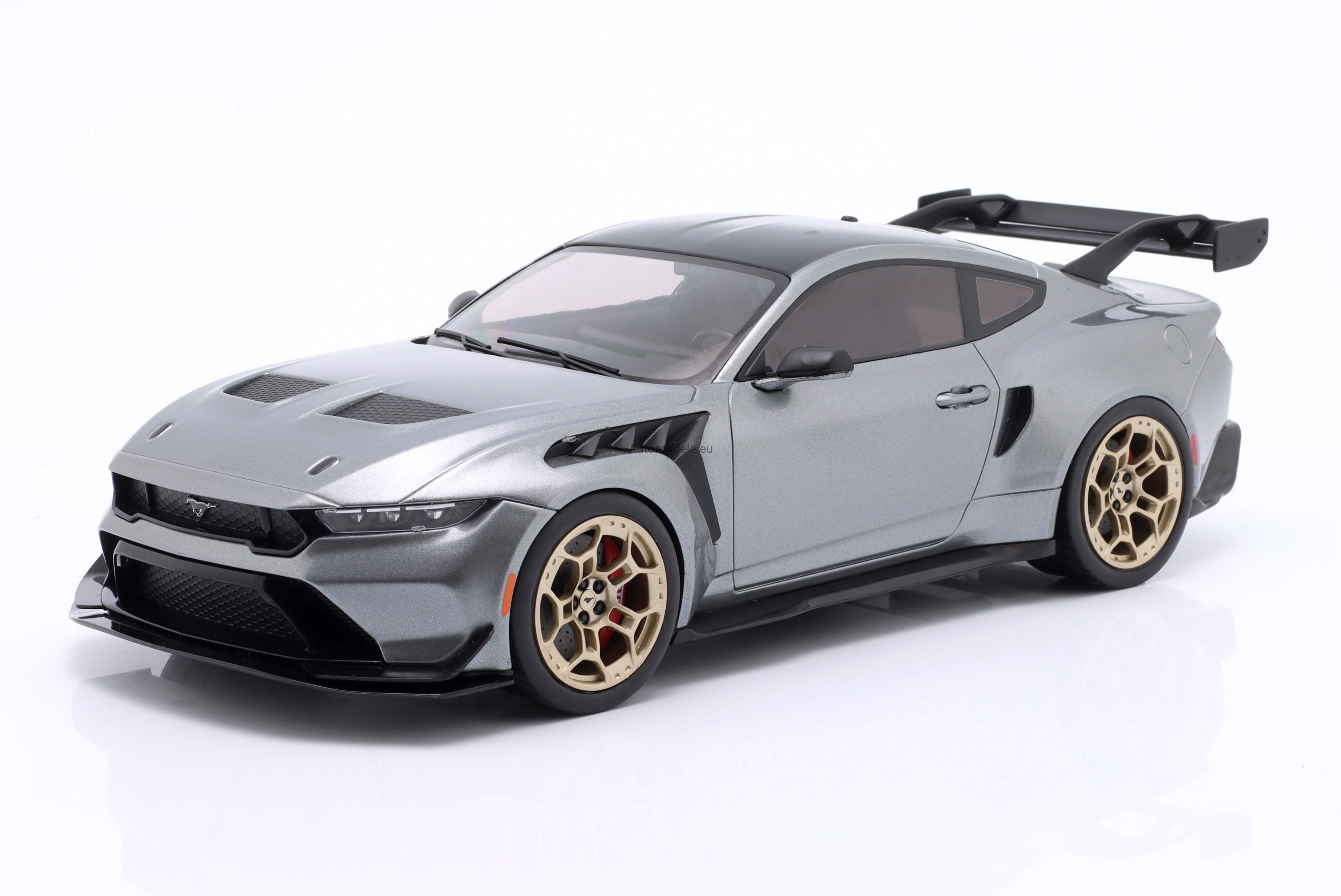 Ford Mustang GTD V8 Performance Supercar 2025 Silver-Grey Metallic IXO ...